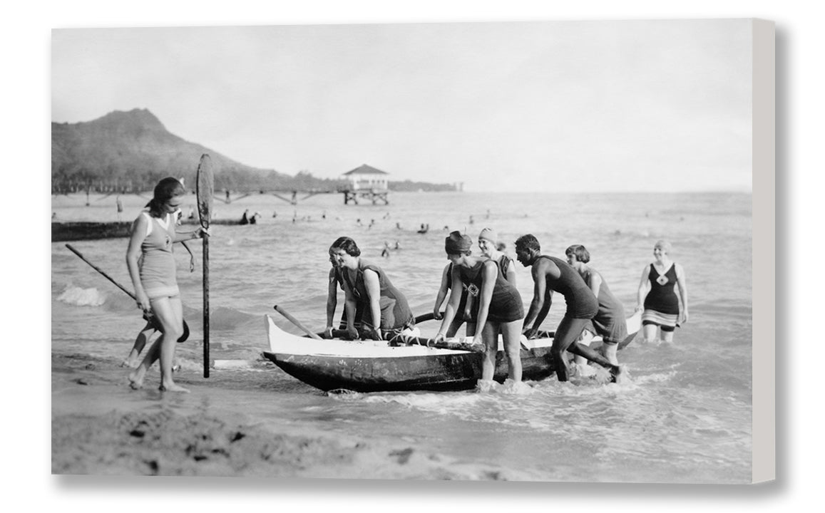 Waikiki Women Life Savers & David Kahanamoku, Photograph, 1920s